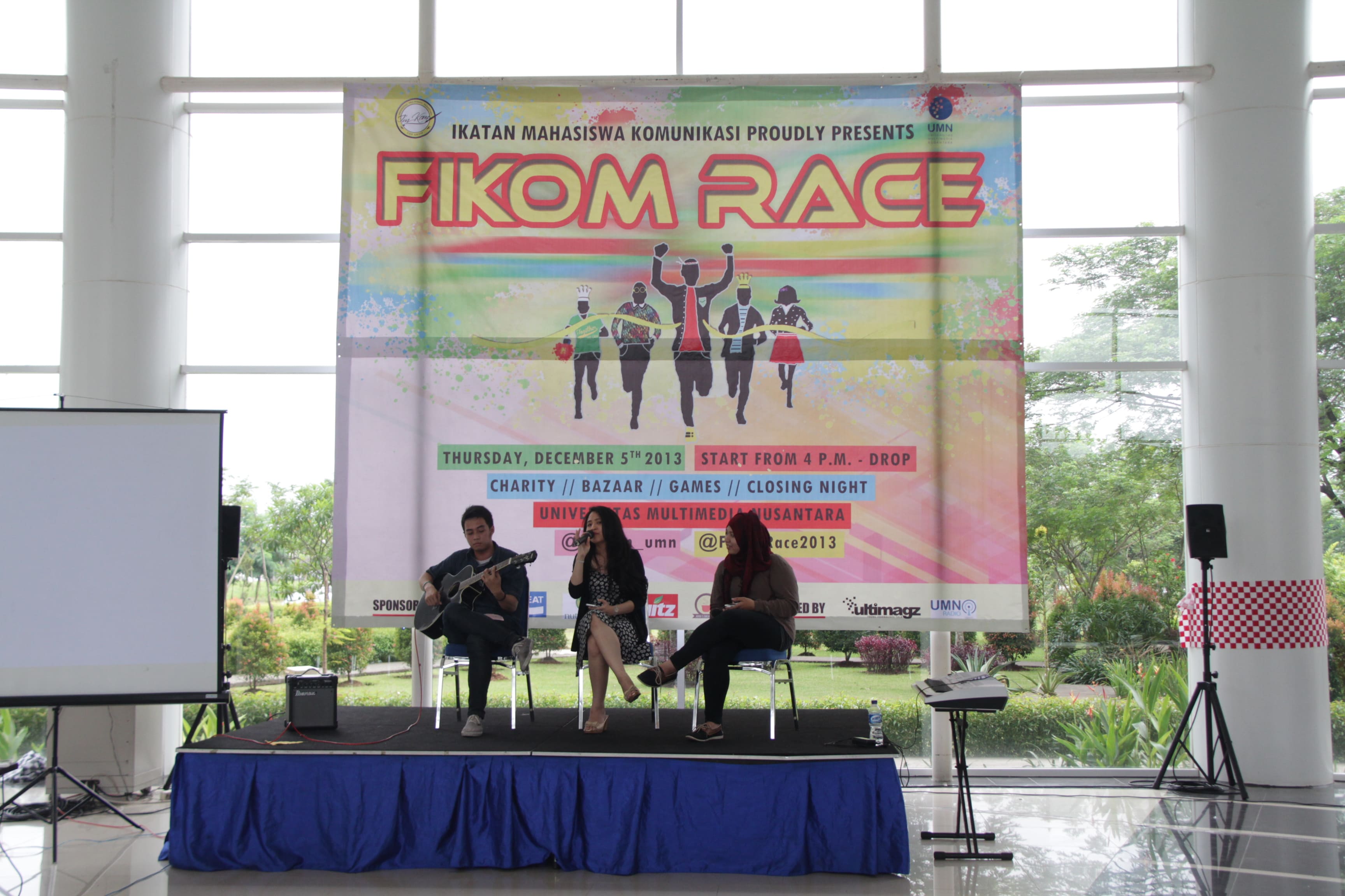 Semangat Kolaborasi dan Kreativitas dalam Bazaar FIKom Race 2013